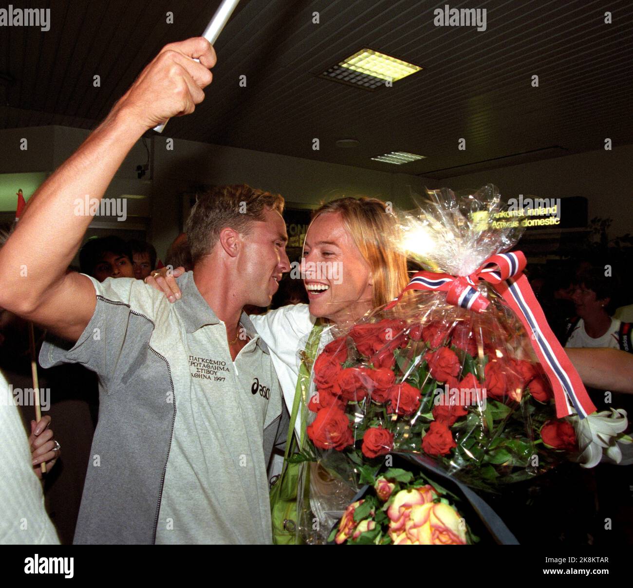 Oslo 19970811. Hanne Haugland is congratulated by Steinar Hoen at Oslo ...