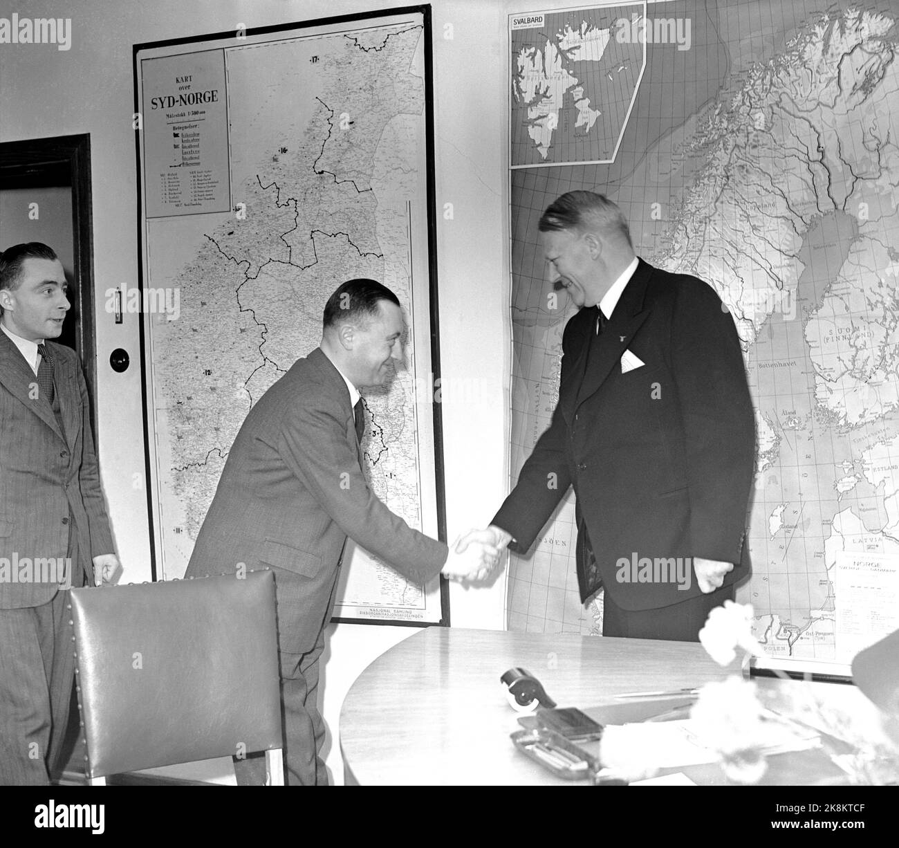 Helmut sundermann middle greets ns leader vidkun quisling t h photo hi ...