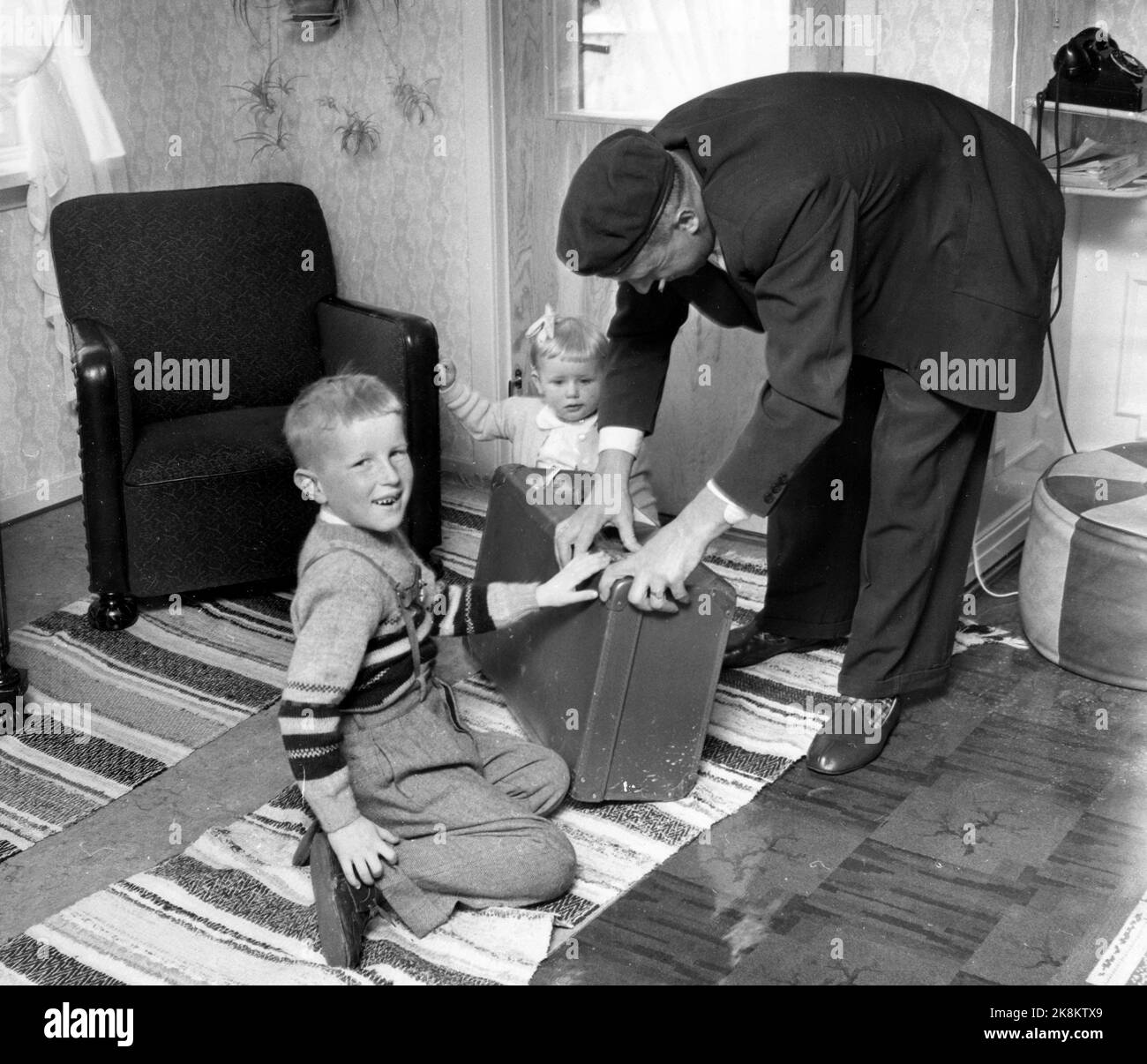 1956 norways latest and largest whale cookery hi-res stock photography ...