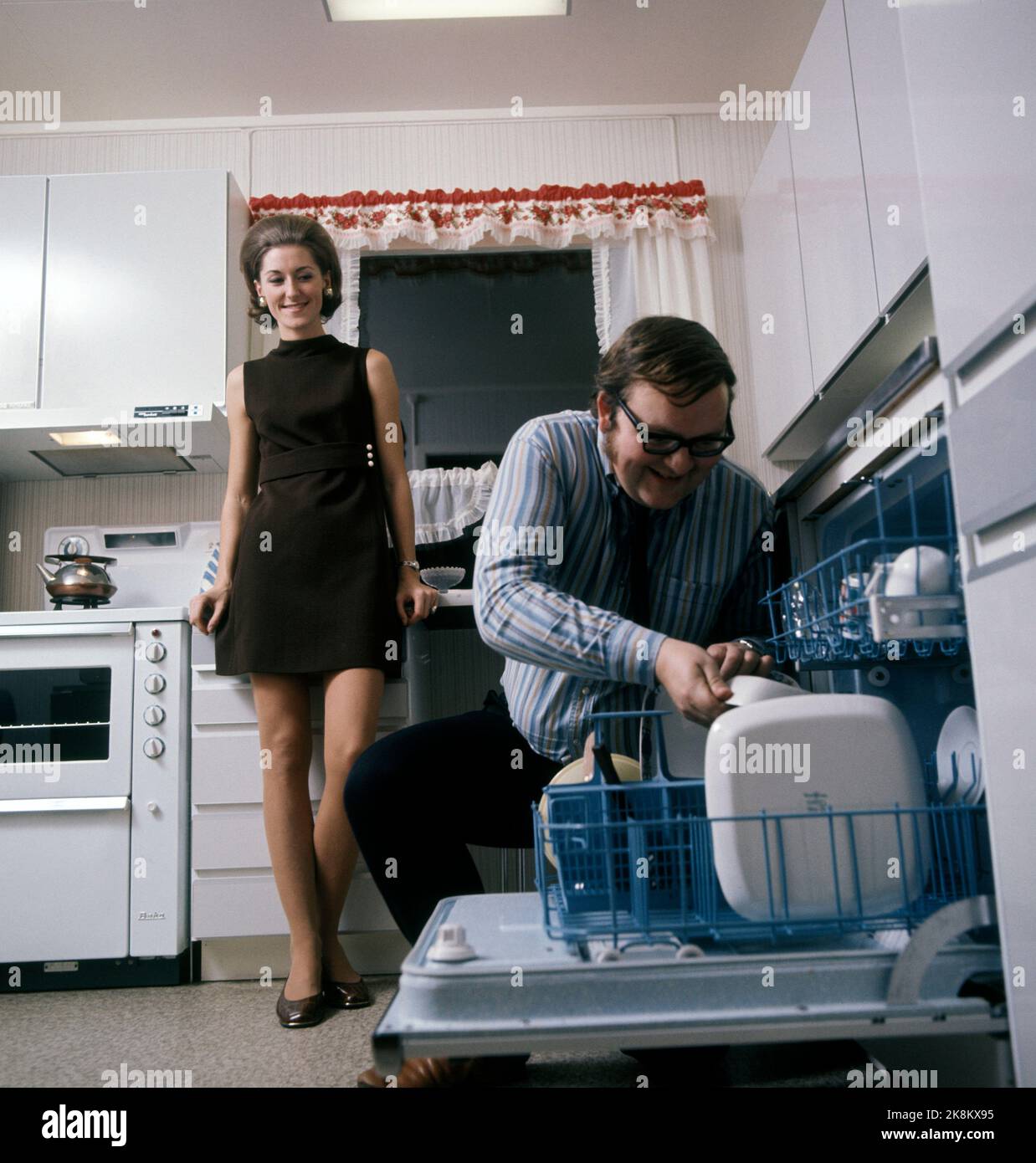 1970 artist oyvind klingberg dizzie tunes hi-res stock photography and ...