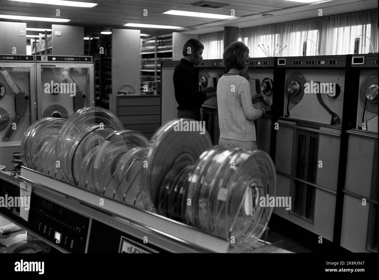 Ntb ntb computers information technology it women hi-res stock ...