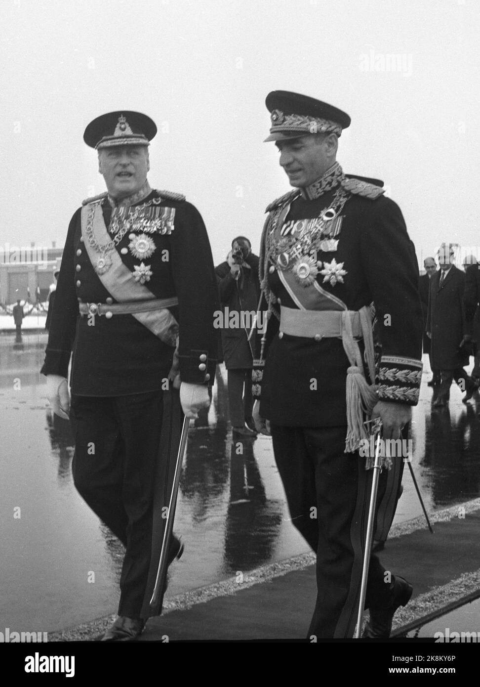 Ntb ntb the norwegian royal house uniform travel abroad hi-res stock ...
