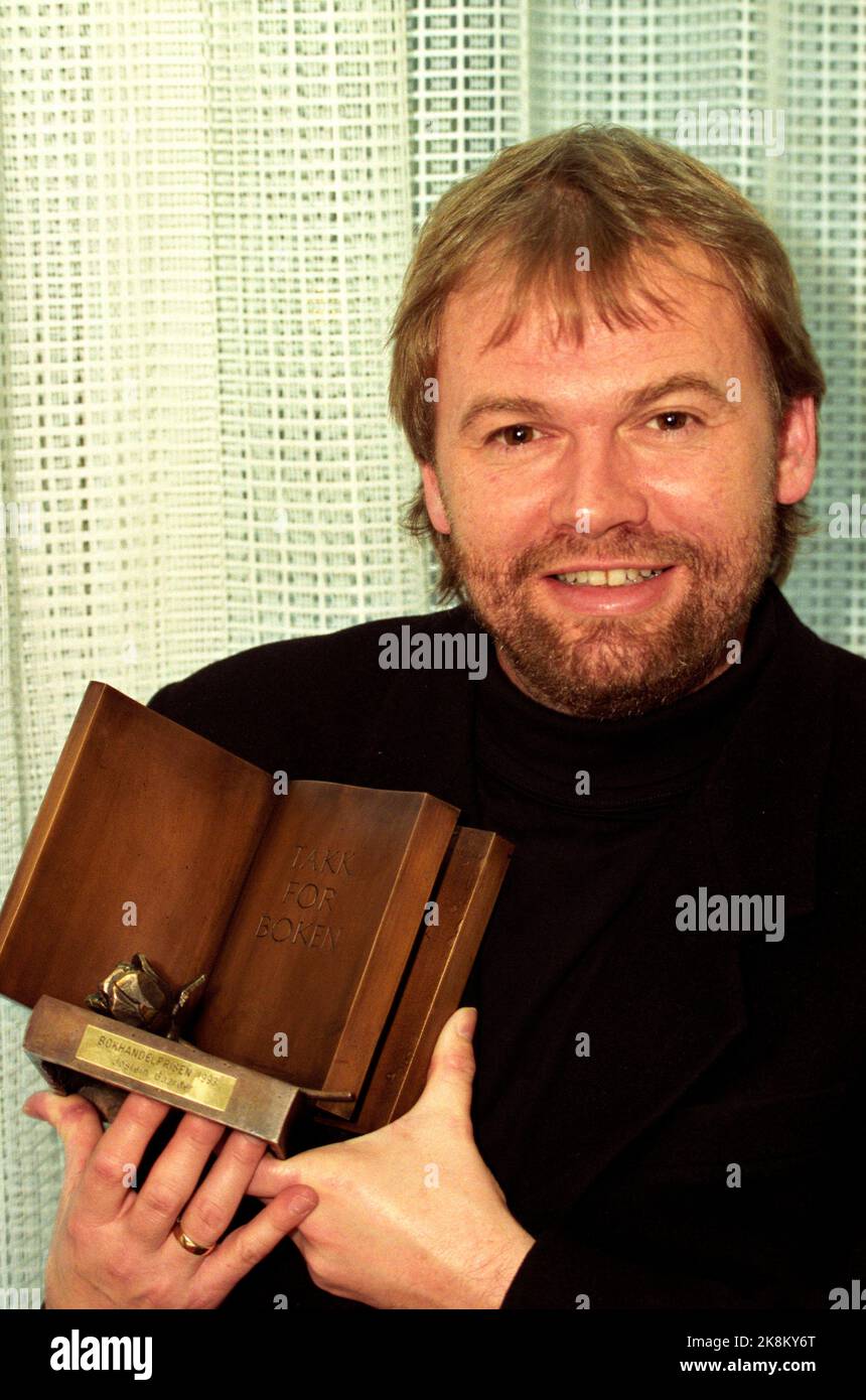 Oslo December 1993. author Jostein Gaarder awarded the Bookstore Award ...