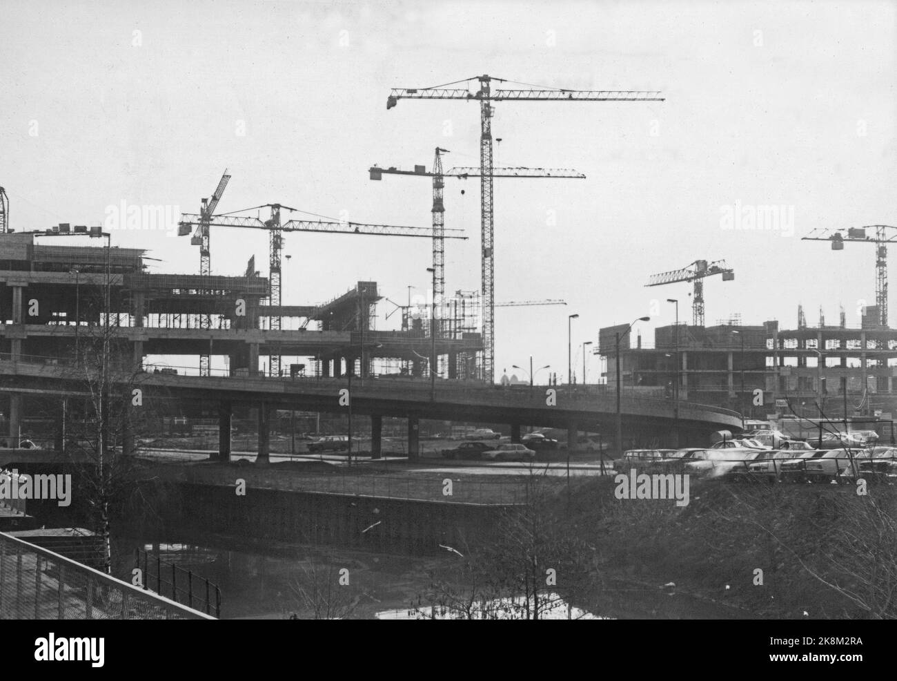 Odd borgersen ntb construction site elevator taps hi-res stock ...