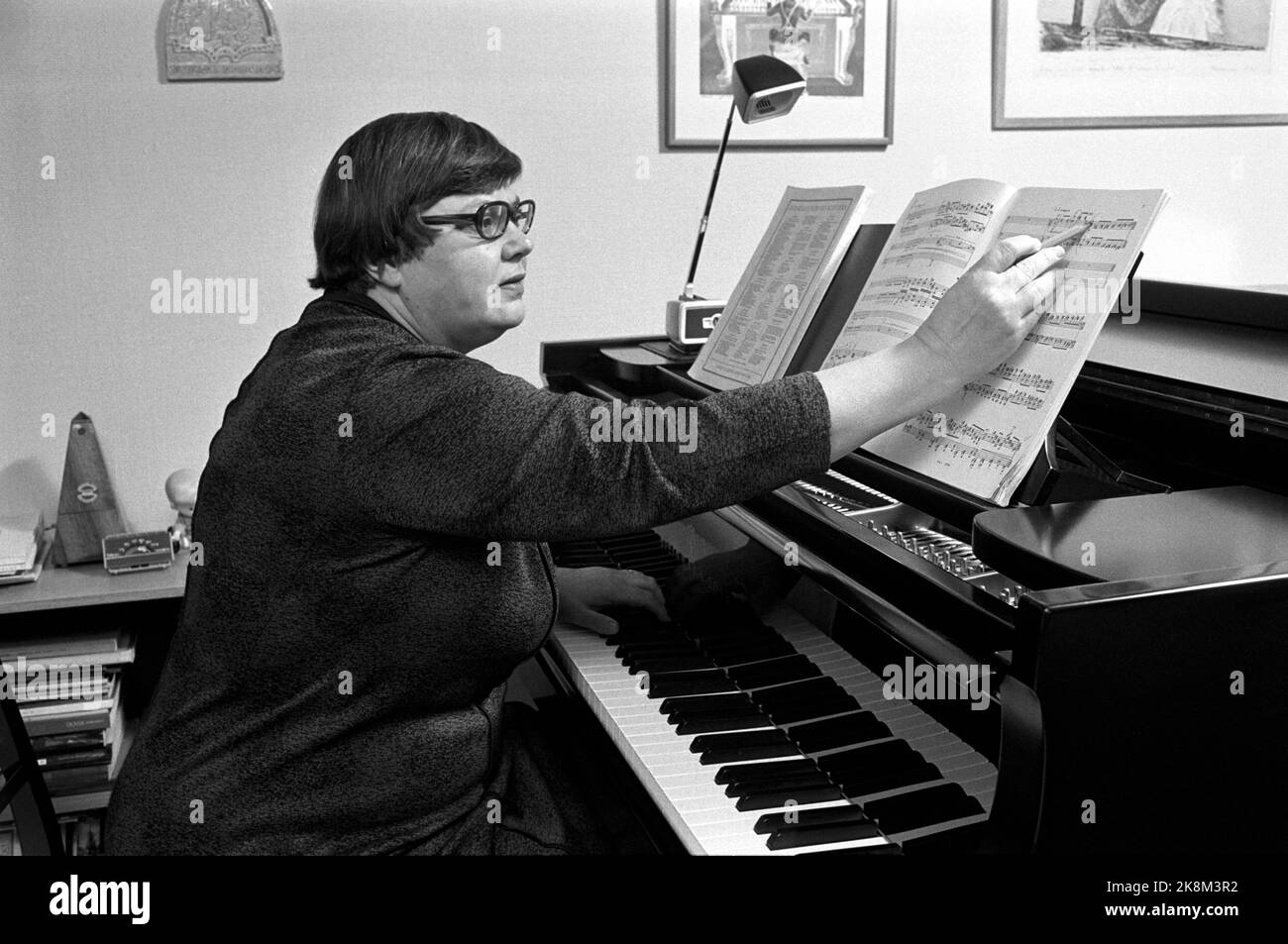Oslo 1979-01: Norwegian pianist Eva Knardahl photographed at the grand ...