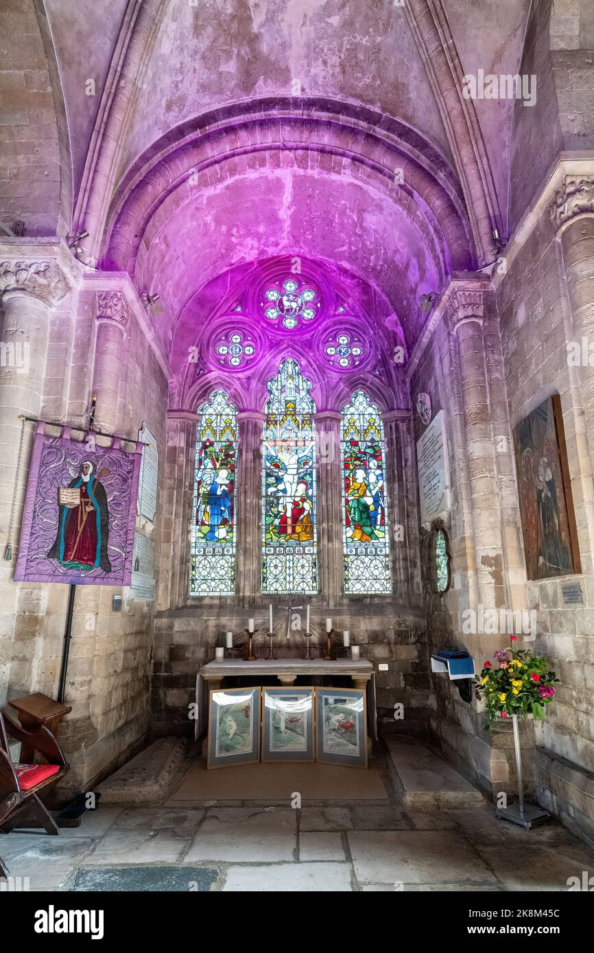 Interior of Romsey Abbey, a Norman church in Romsey town, Hampshire ...