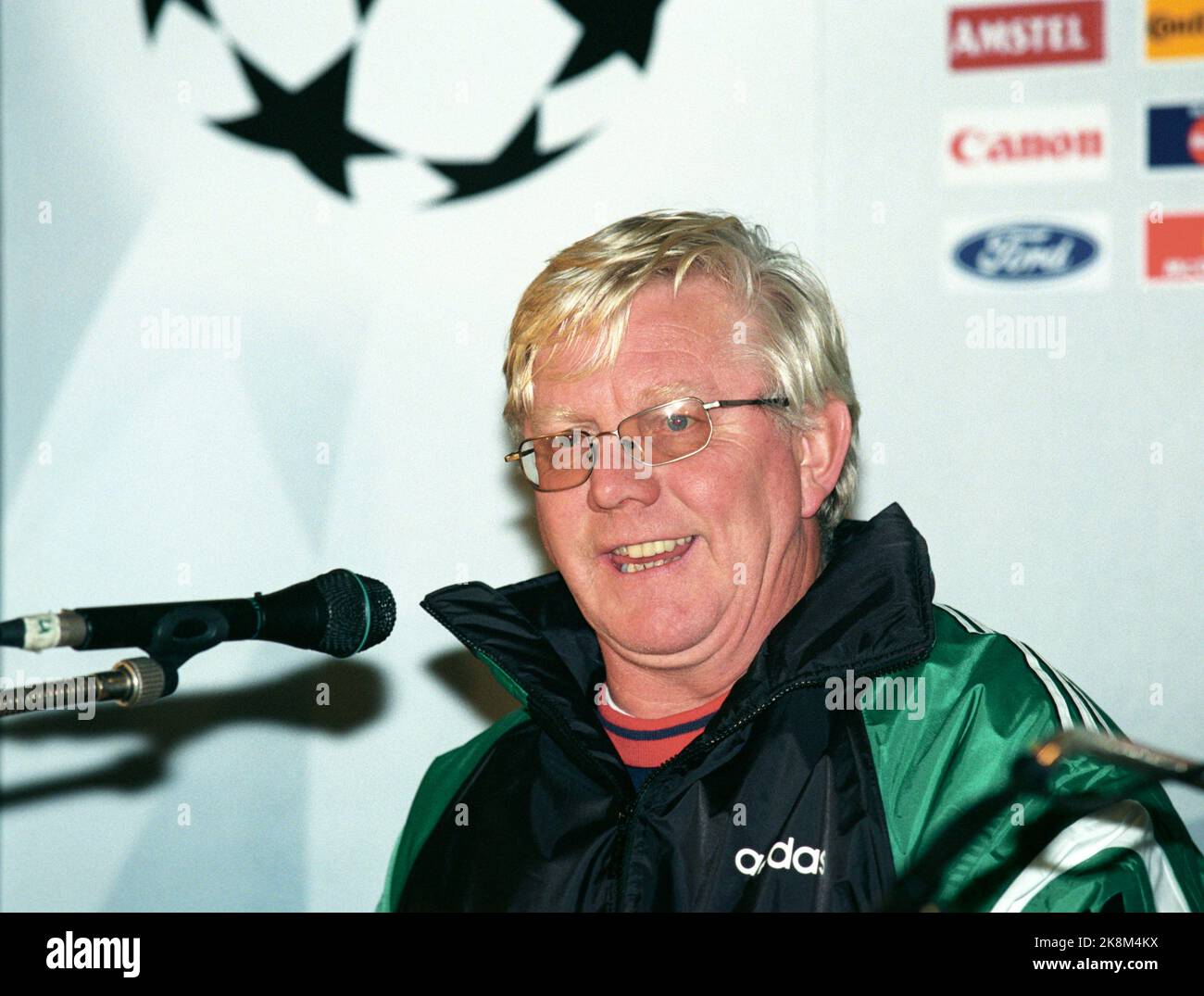 Erik johansen happiness alone portrait hi-res stock photography and ...