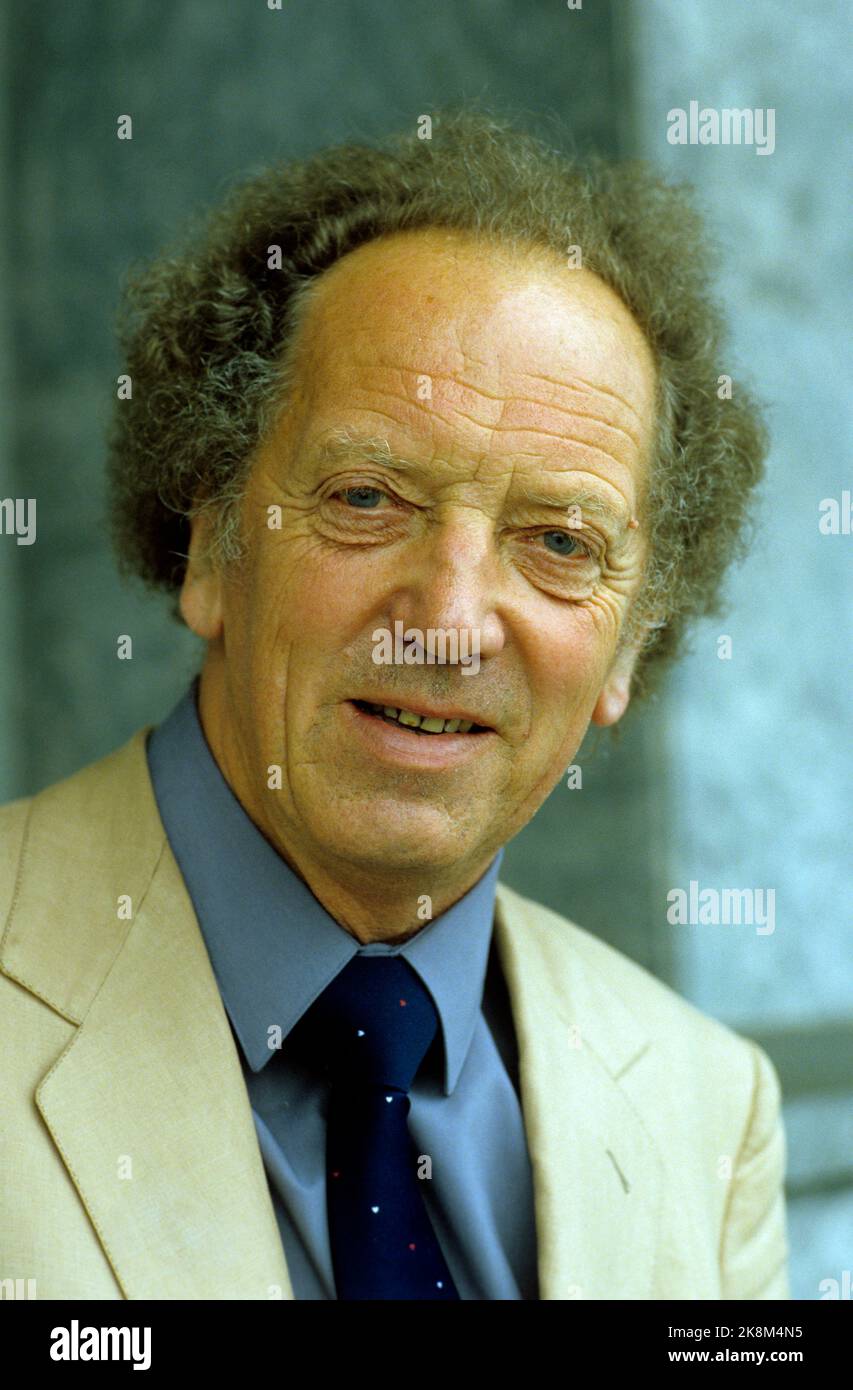 Oslo 19850626 sculptor knut steen hi-res stock photography and images ...
