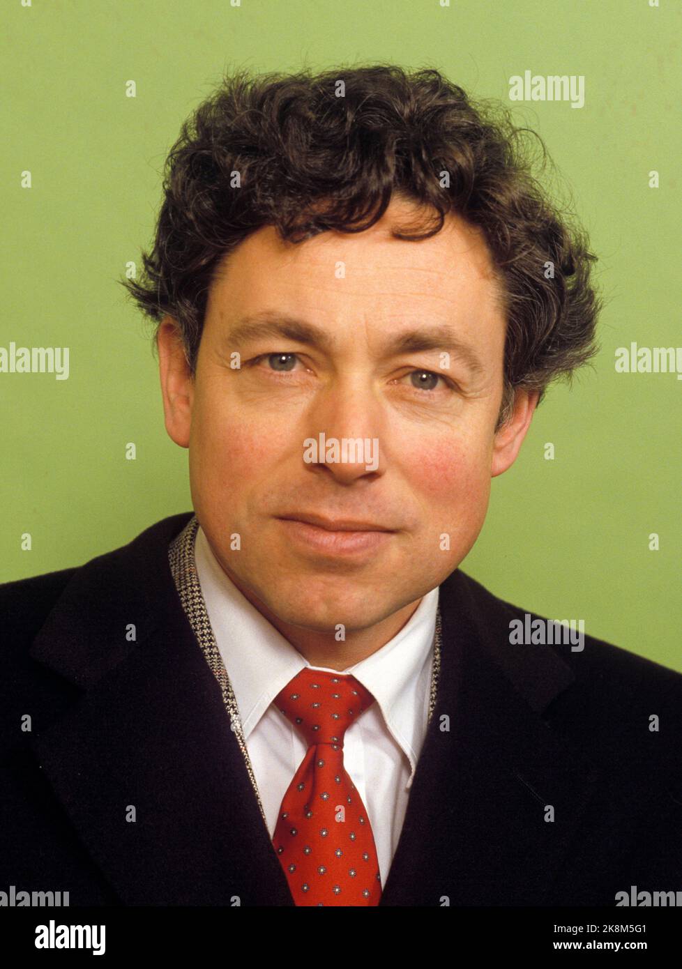 New activity in the stock market in the 1980s. Annual turnover ...