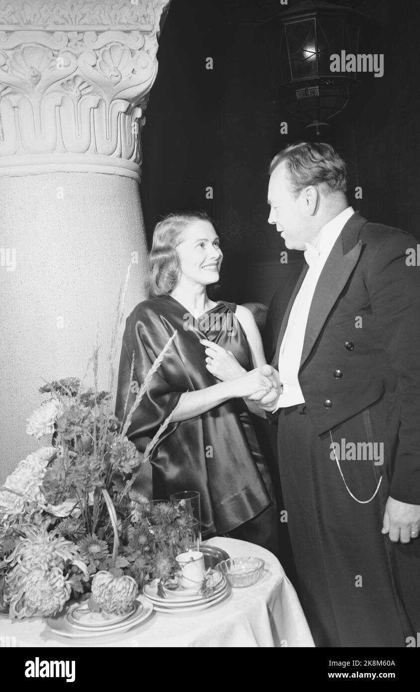 Mayor halvdan eyvind stokke with actor sonja wigert photo hi-res stock ...