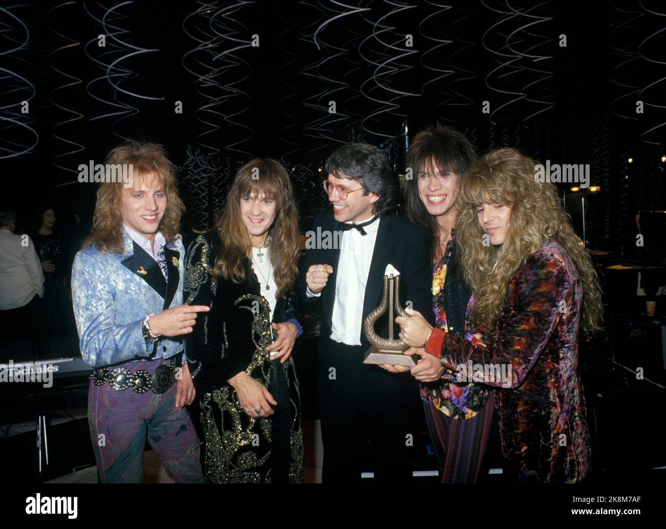 Oslo 19880117. Distribution of the Spellemann Prize for 1987. The group TNT wins the award for ...