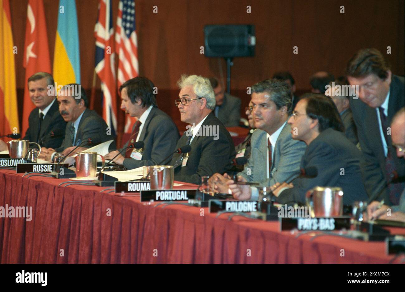 Oslo 19920604. NATO meeting in Oslo. NATO countries' foreign ministers ...