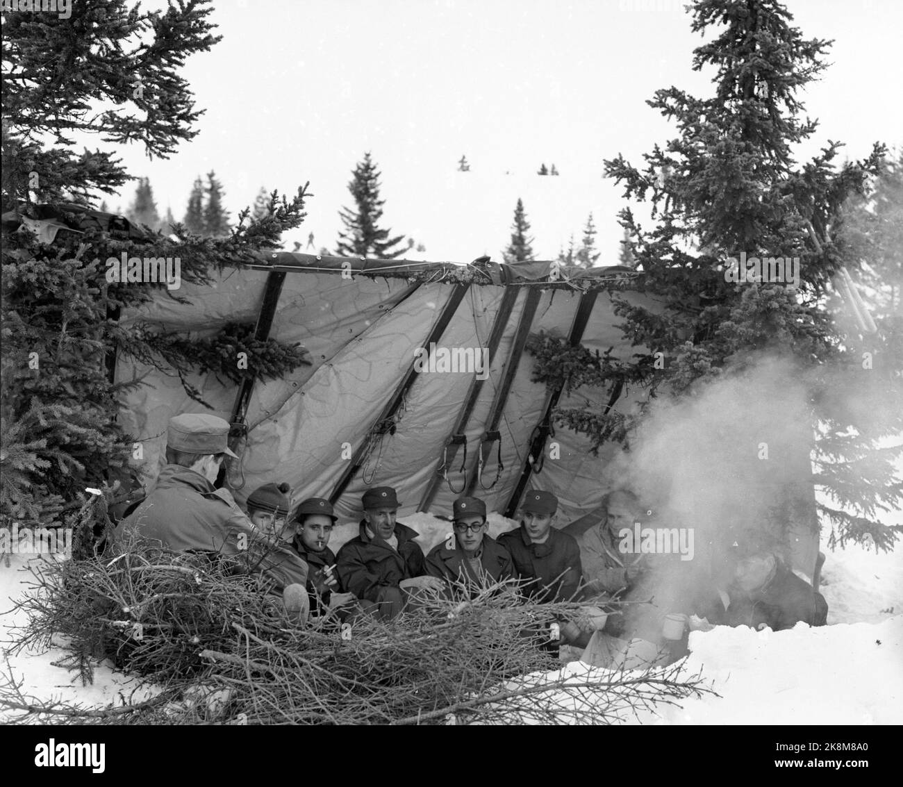 Storefjell 25-30 January 1955. The Norwegian Red Cross Relief Corps ...