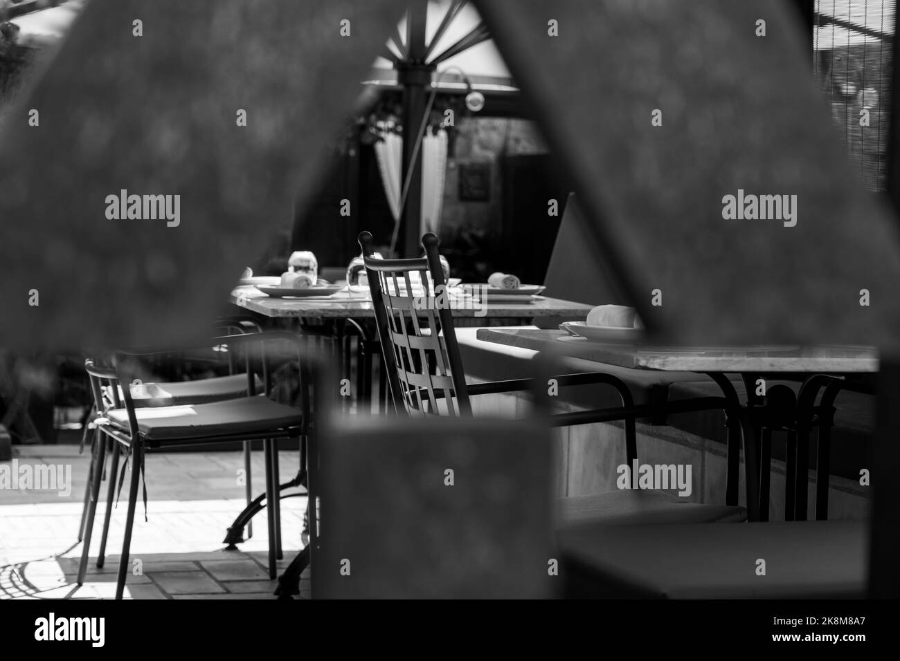 Cafe outdoor table Black and White Stock Photos & Images - Alamy