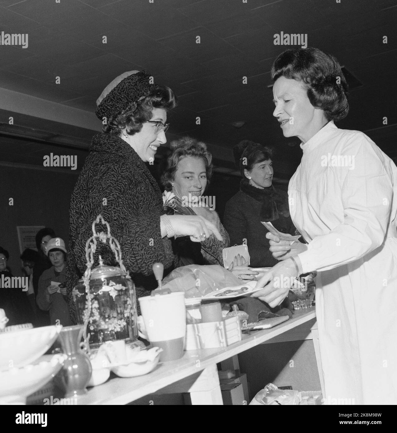 Oslo February 12, 1963. The princesses Astrid and Ragnhild are at the ...
