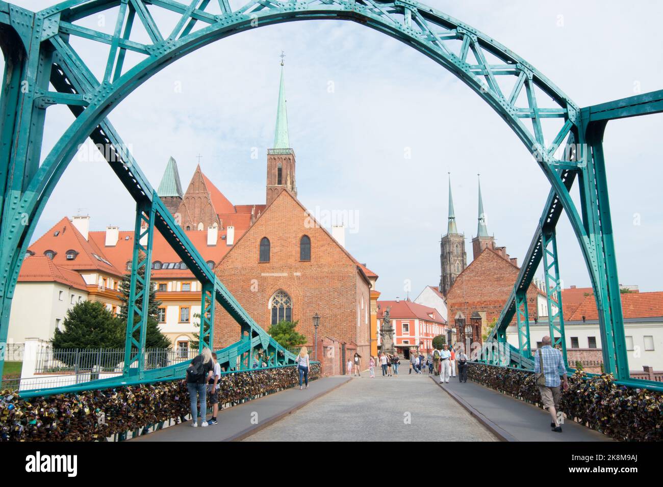 A beautiful scene of the architecture and street life of Wroclaw ...