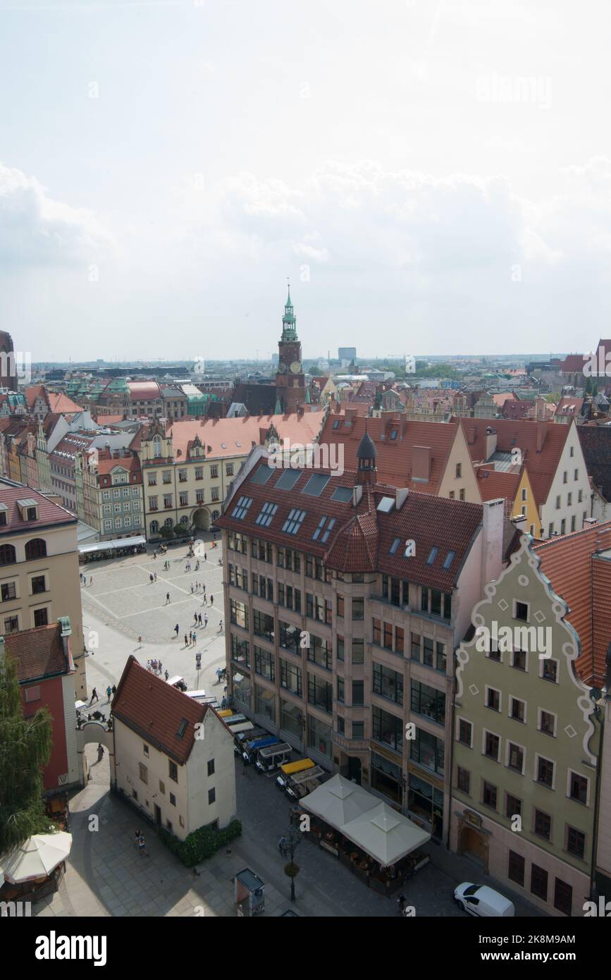 A beautiful scene of the architecture and street life of Wroclaw ...