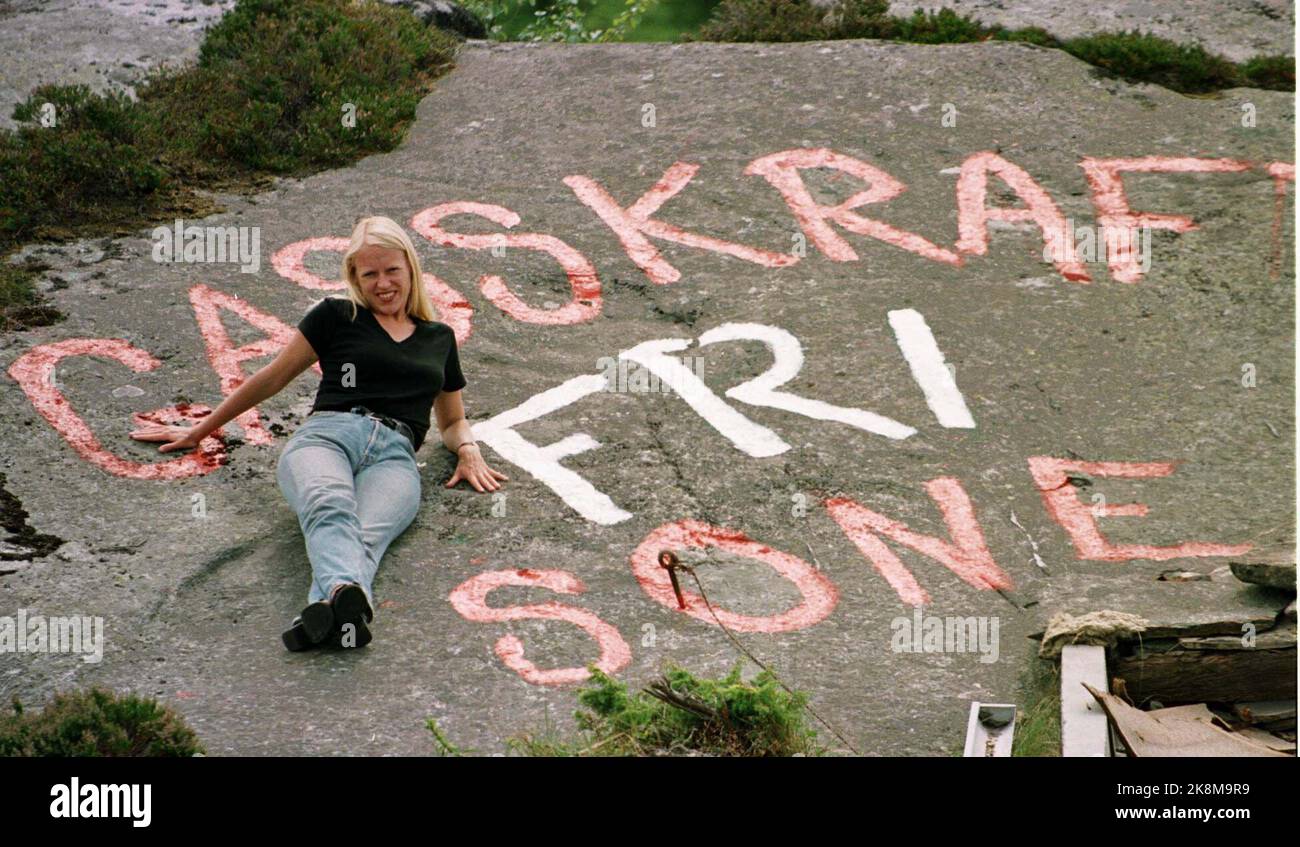 Kollsnes, Øygarden 19970725. Actions against the construction of gas ...