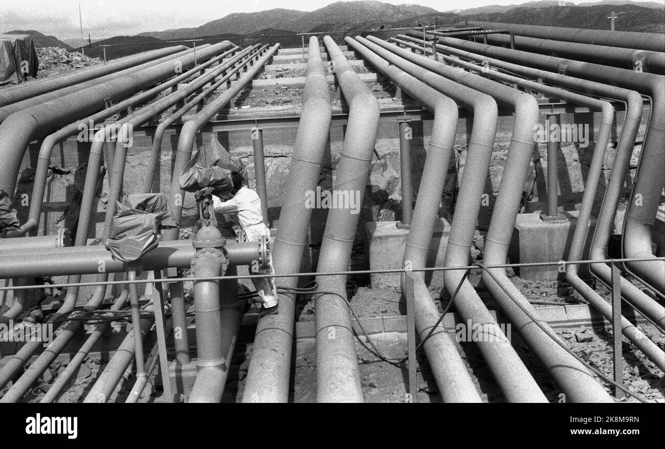 Construction of the oil refinery at mongstad construction Black and ...