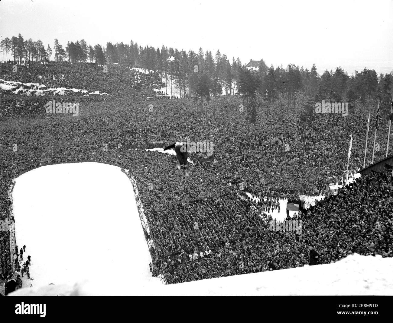 Ntb spectators jumping hills olympics ski jump action crowd hi-res ...