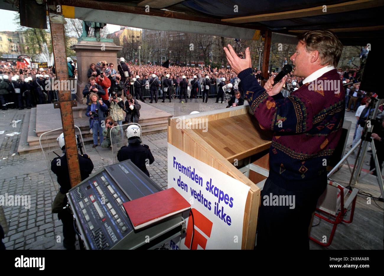 Oslo May 1, 1991. Carl I. Hagen speaks in Spikersuppa during the ...