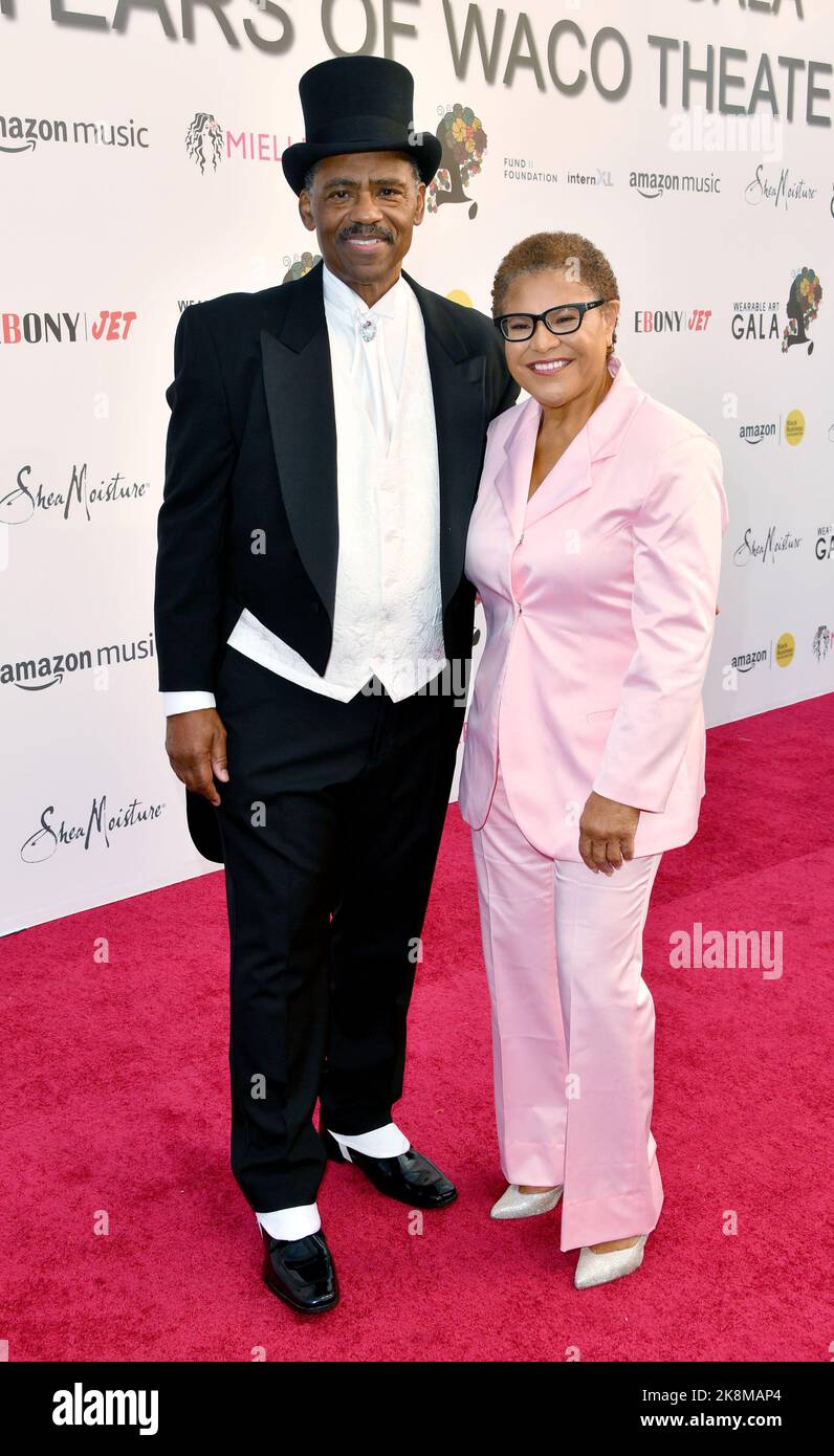 Santa Monica, Ca. 22nd Oct, 2022. Richard Lawson, Karen Bass attend at ...
