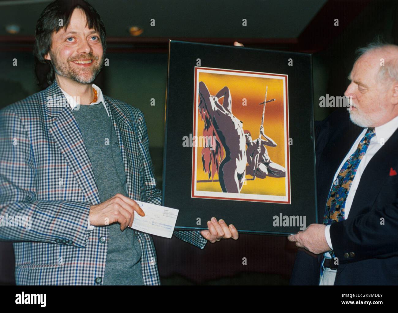 Oslo March 19, 1992. Show singer Lillebjørn Nilsen receives the ...
