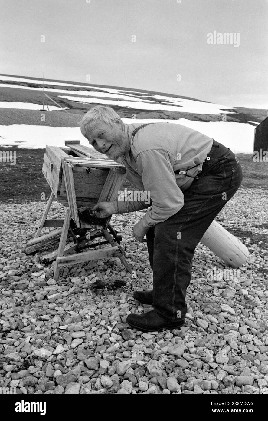 Svalbard, Sassen, 1963. Hilmar Nøis (72) is an adventurer, trapper and ...