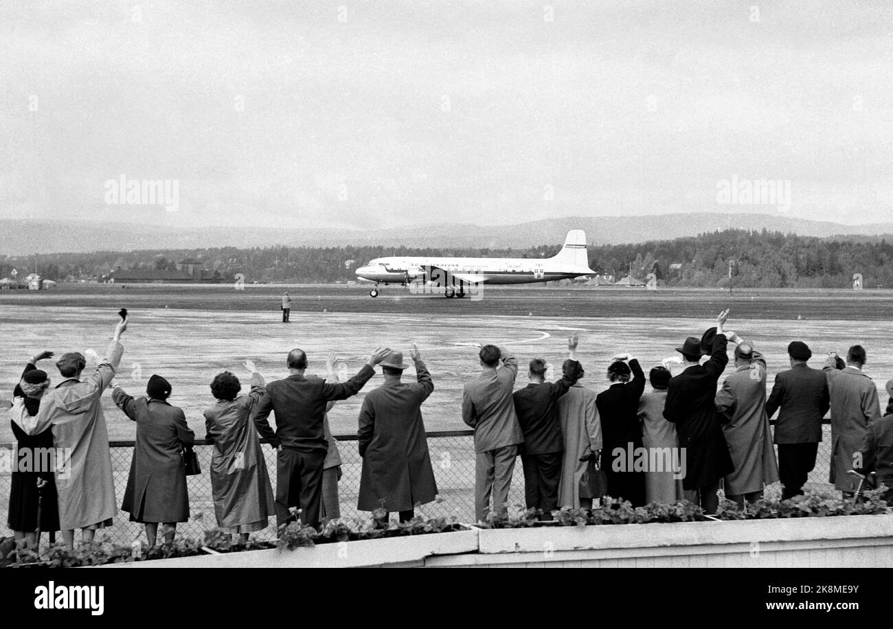 19540524 hi-res stock photography and images - Alamy