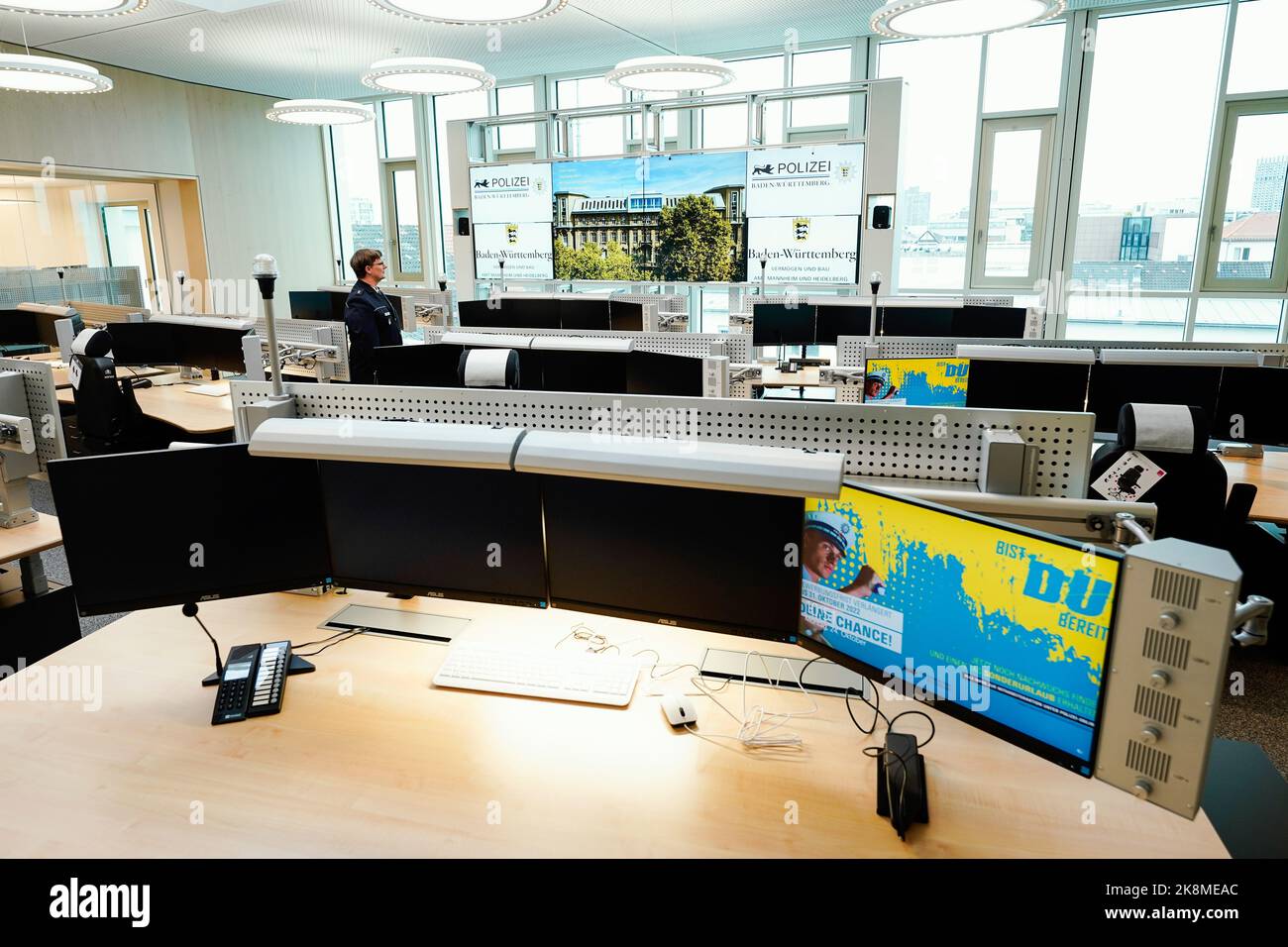 Mannheim, Germany. 24th Oct, 2022. A police officer stands in the new ...