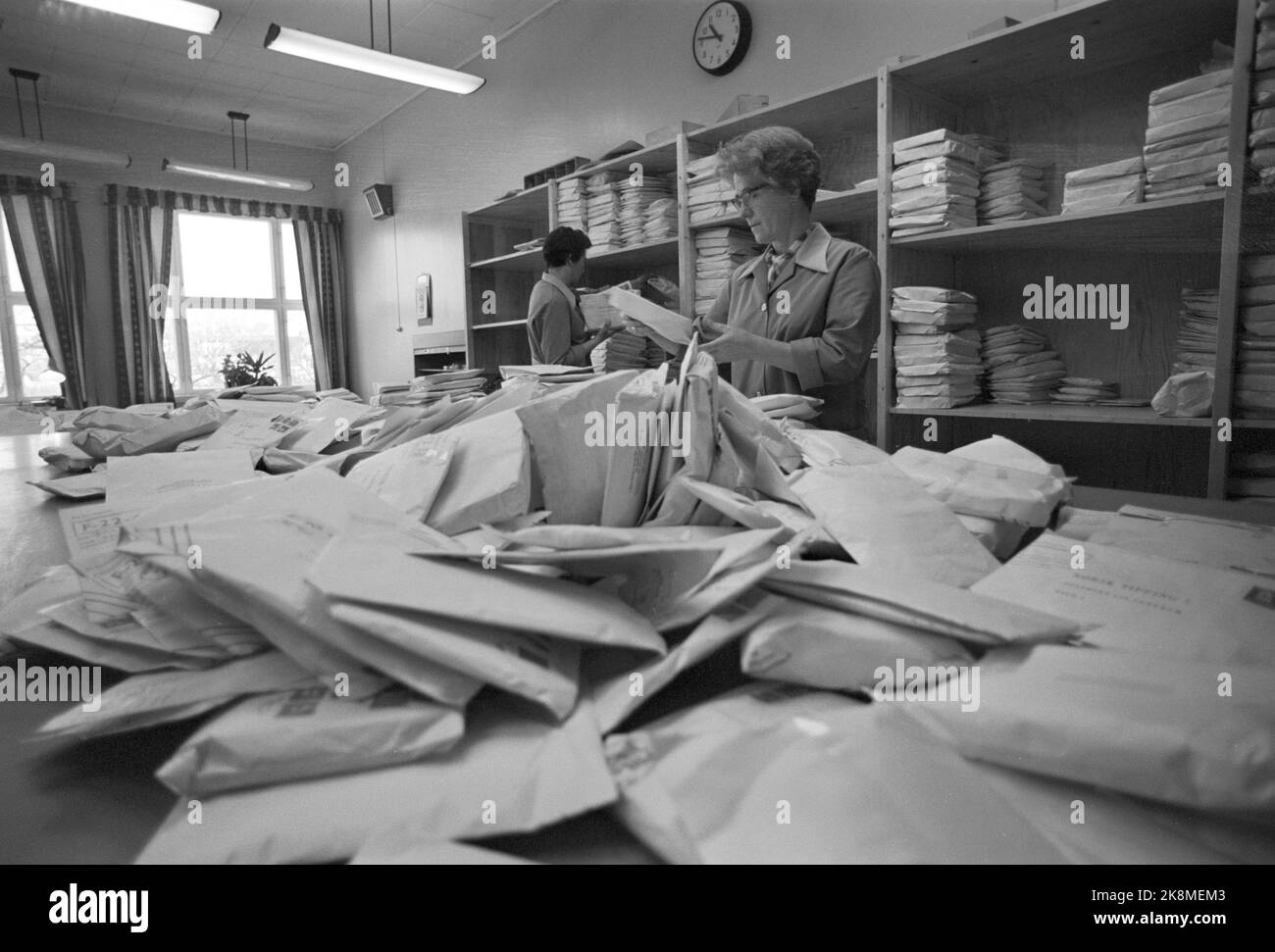 Oslo 19701212 The tipping basket rises and rises. From Norsk Tipping A ...