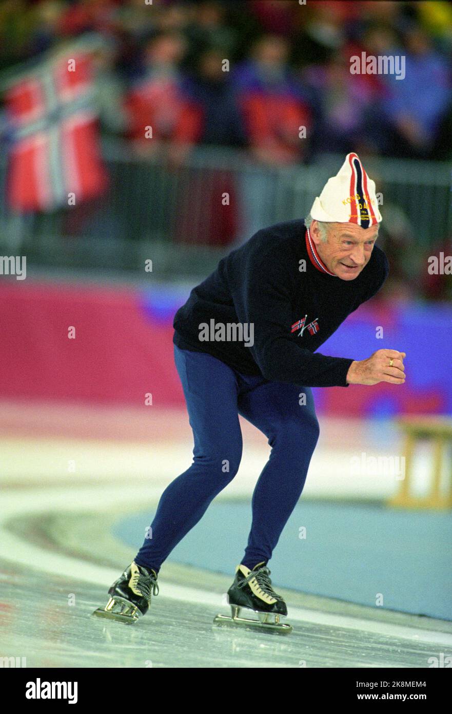 Hamar 19940214 Fast skating. The old skating king Hjalmar Andersen ...