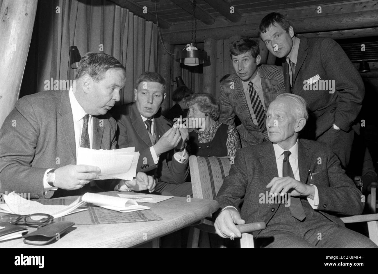 With helge seip and bent roiseland hi-res stock photography and images ...