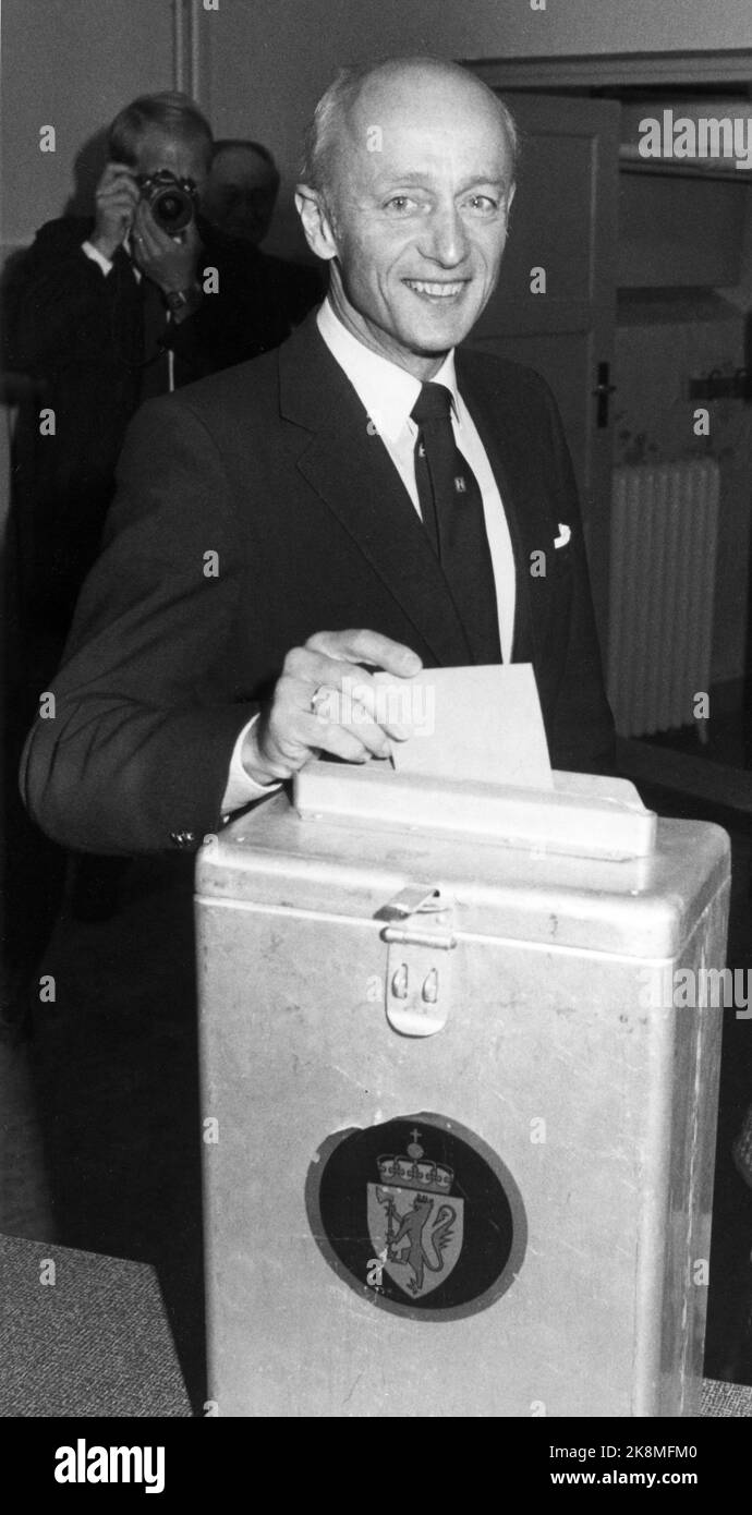 Leader in oslo right hi-res stock photography and images - Alamy