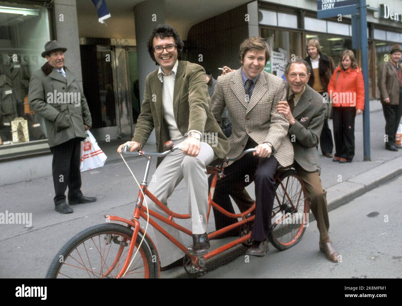 Erik thorberg ntb ntb happiness smoking bicycle hi-res stock photography and images - Alamy