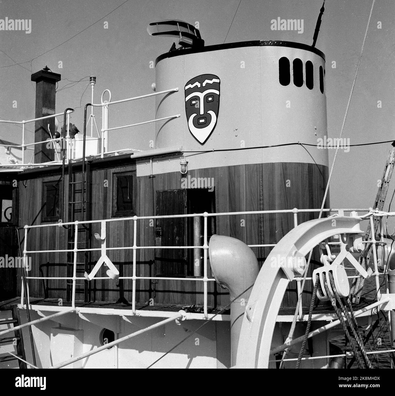 Jan stage ntb archive expeditions boats hi-res stock photography and ...