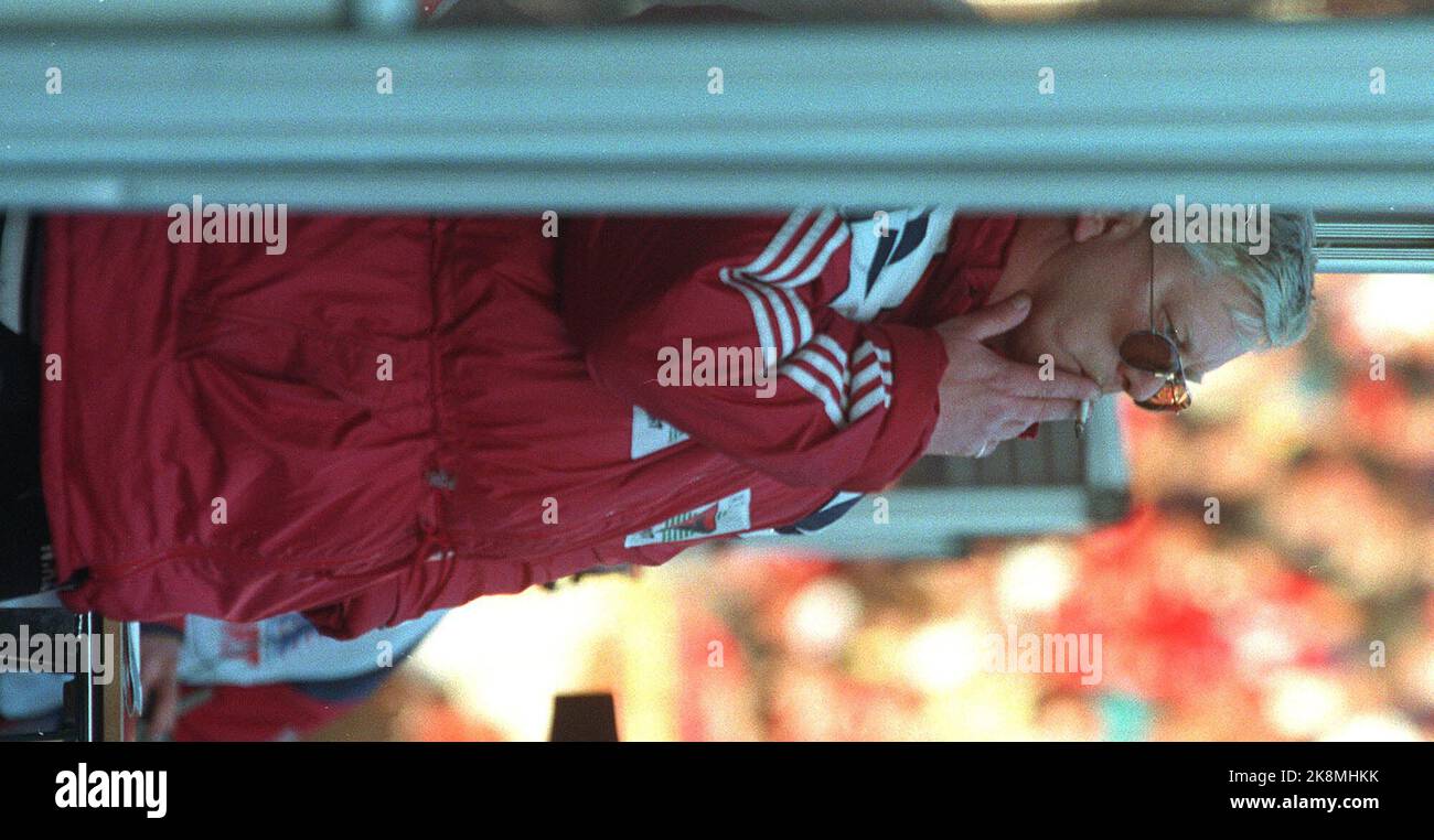 Rosenborg coach Nils Arne Eggen in a well-known pose at the coach bench ...