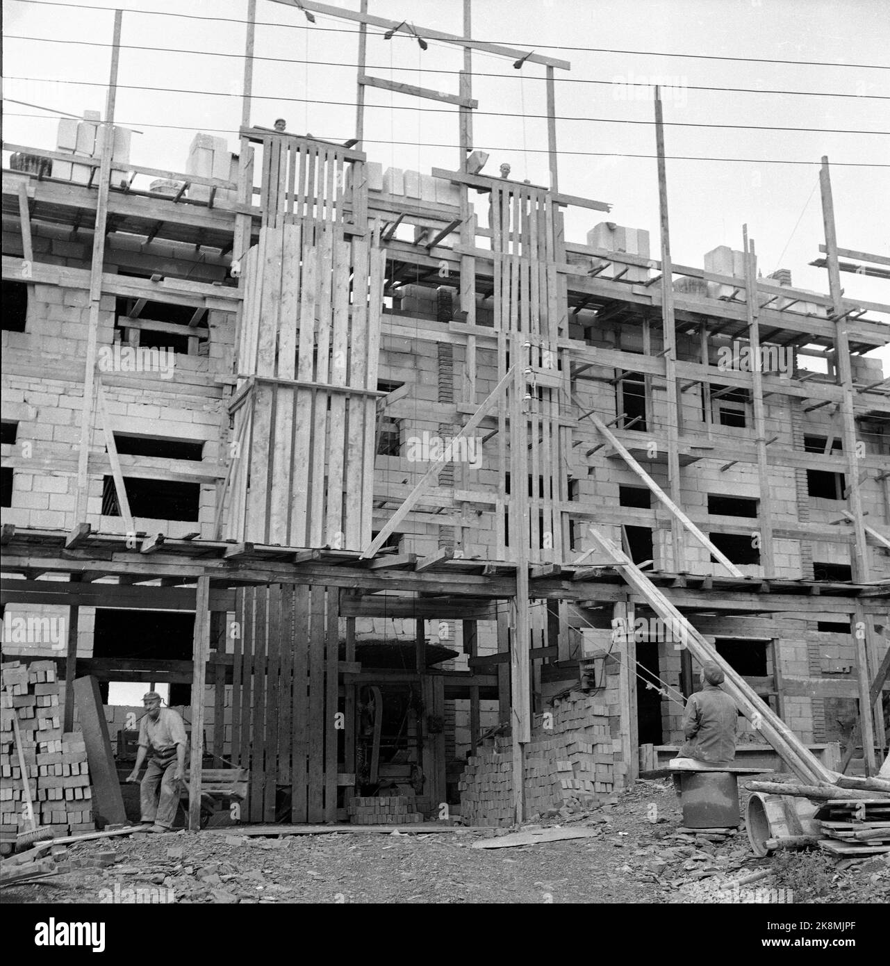 Oslo (?) 19560706 Building workers strike. Here, the workers end in the ...