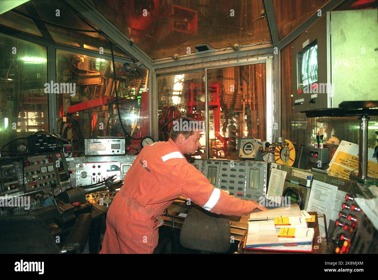 North Sea.19980909 - Working life on board an oil drilling platform ...