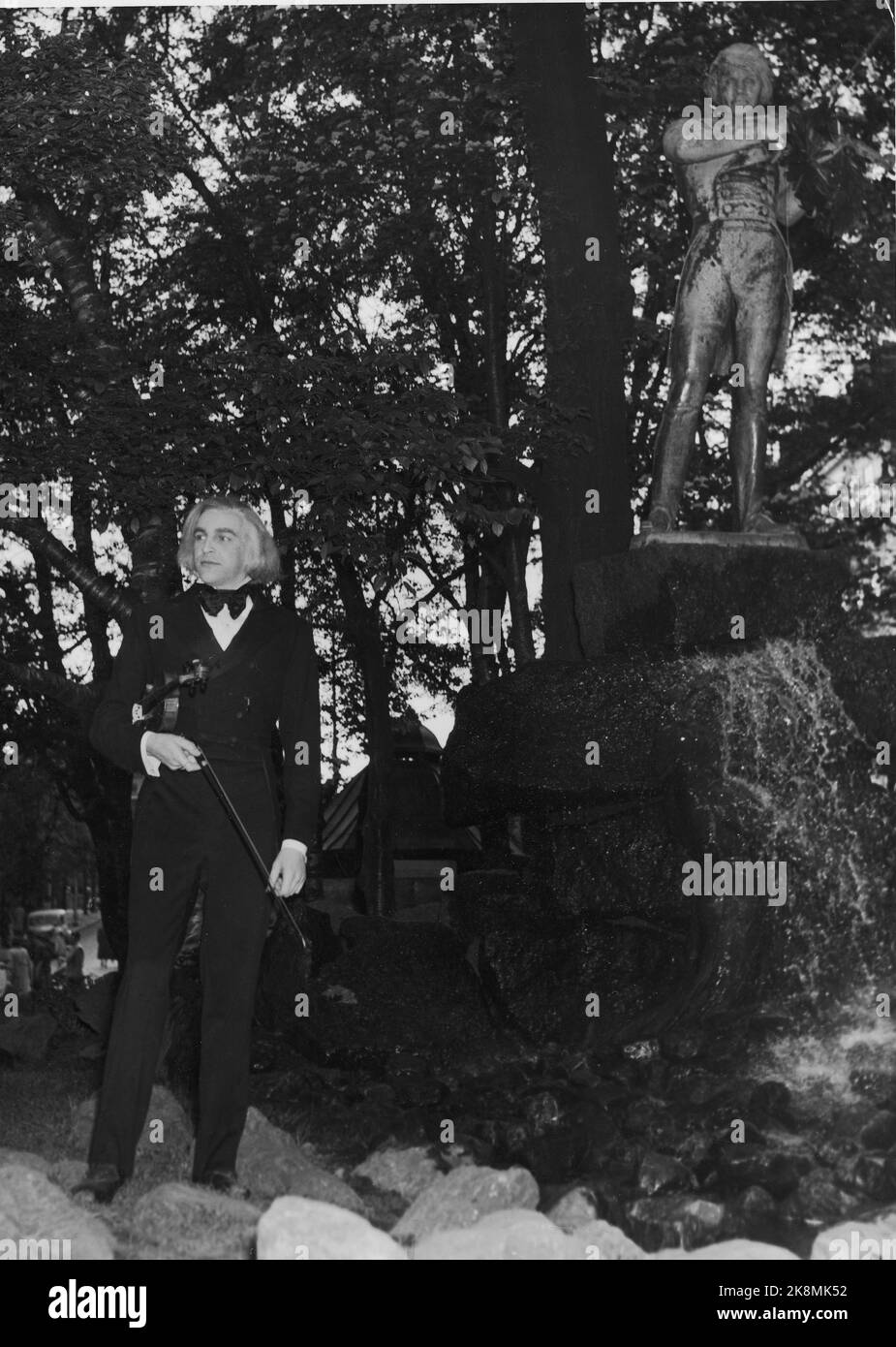 Bergen in the spring of 1953. The first festival games. Many famous ...