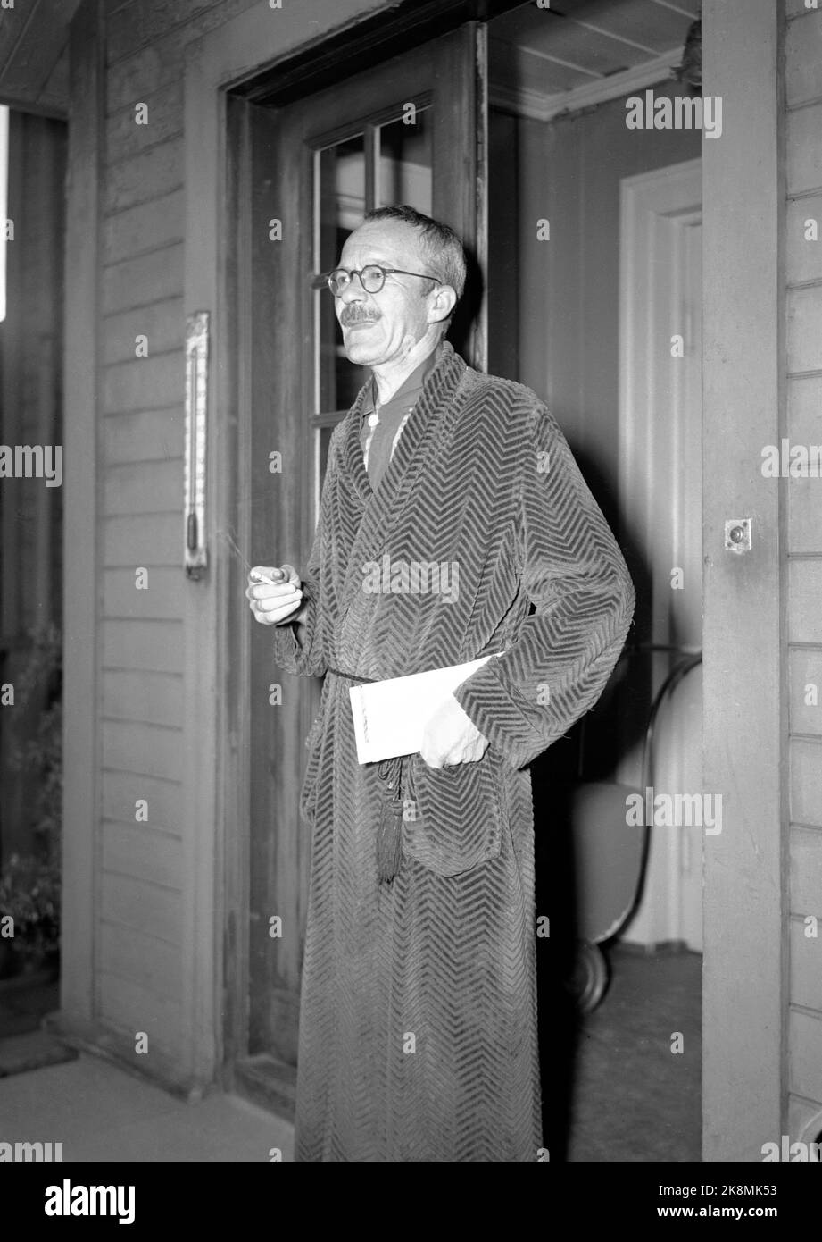 Oslo 19480517 May 17 Celebration: The Russian serves the poet Arnulf ...