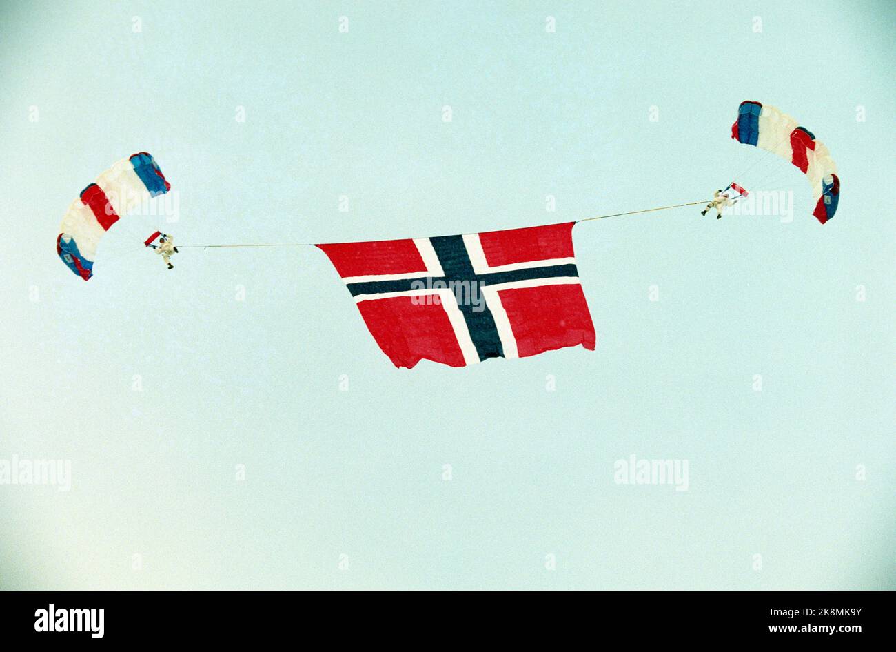 Bjorn sigurdson ntb olympics opening ceremonies parachuting flag hi-res ...