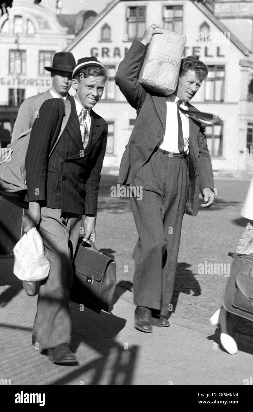 Sverre a borretzen current ntb suits border trade sugar men hi-res stock photography and images ...