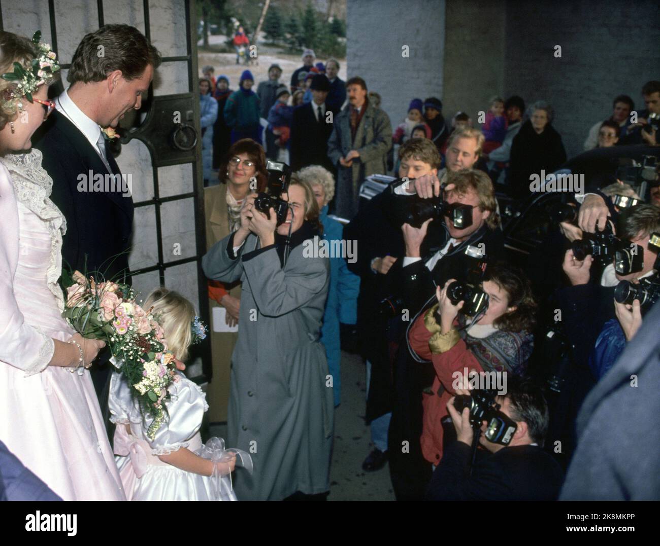 Oslo 19891209: Cathrine Ferner, grandson of King Olav, marries Arild ...