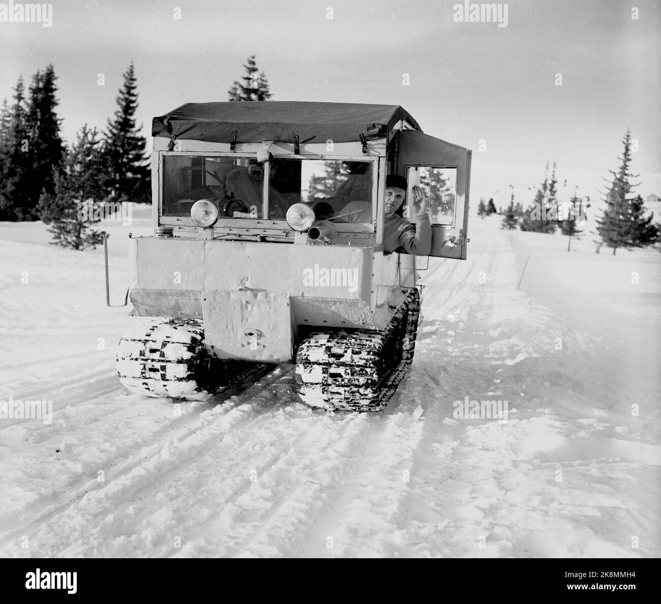 Storefjell 25-30 January 1955. The Norwegian Red Cross Relief Corps ...
