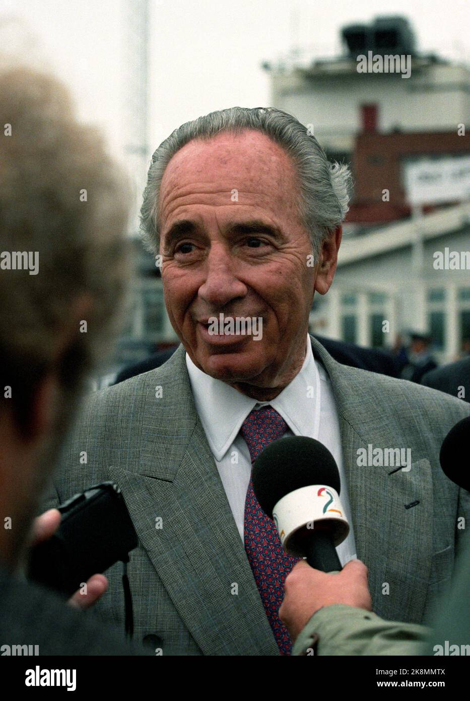 Oslo 19940913 Shimon Peres arrives at Fornebu Airport. Photo: Berit ...