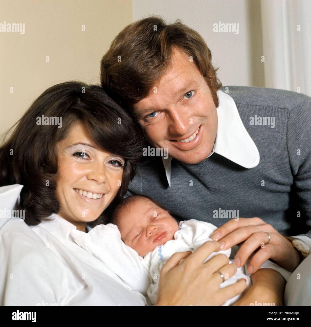 Copenhagen 19731025. Artist Wenche Myhre with her husband Torben Friis ...