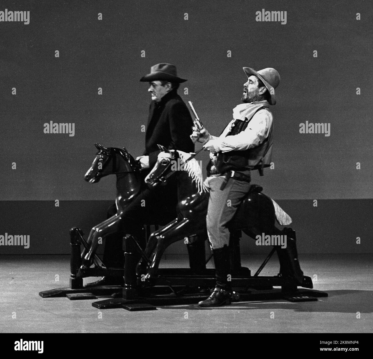 Oslo 19710226 TV show with Erik Bye and guests. Here Erik Bye (TV ...