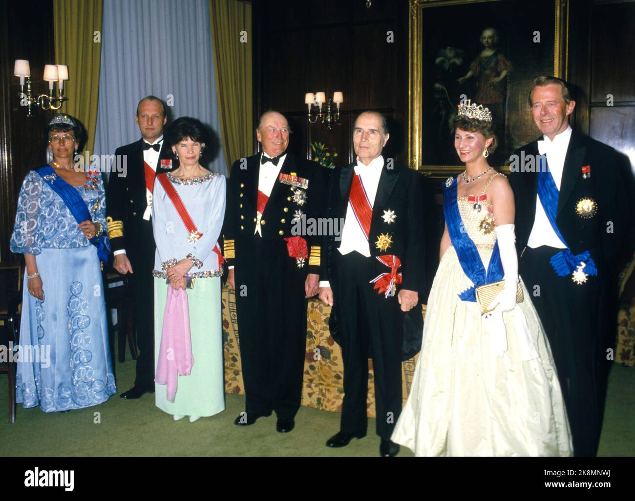 Mrs danielle mitterand hi-res stock photography and images - Alamy