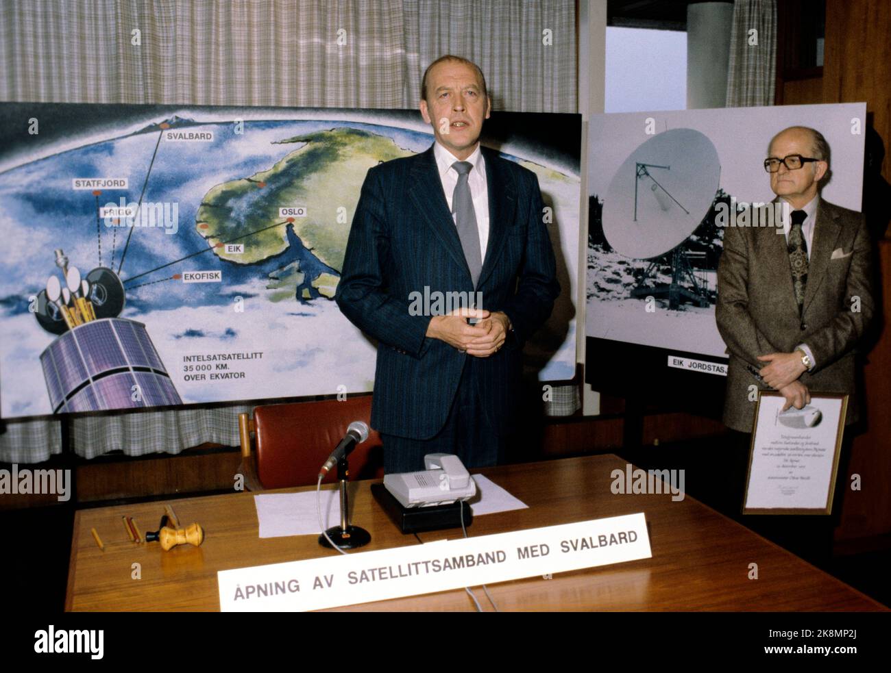 Oslo 1979 Statesminiser Odvar Nordli (TV) opens the satellite ...